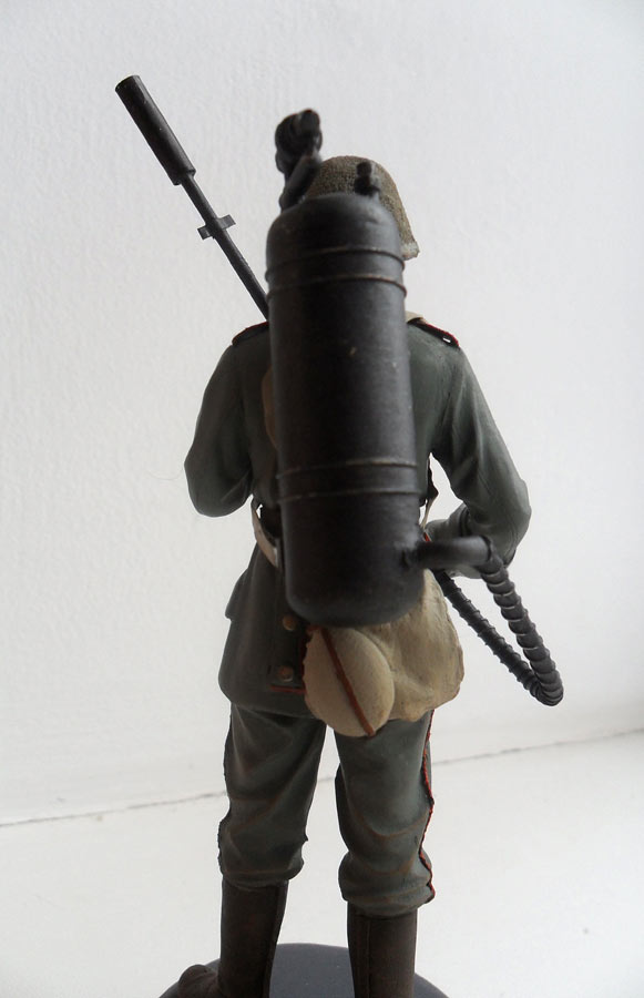 Photo 3 - German flamethrower operator, WWI | Figures | Gallery on ...