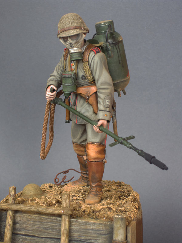Photo 3 - German flamethrower operator, 1916 | Figures | Gallery on ...