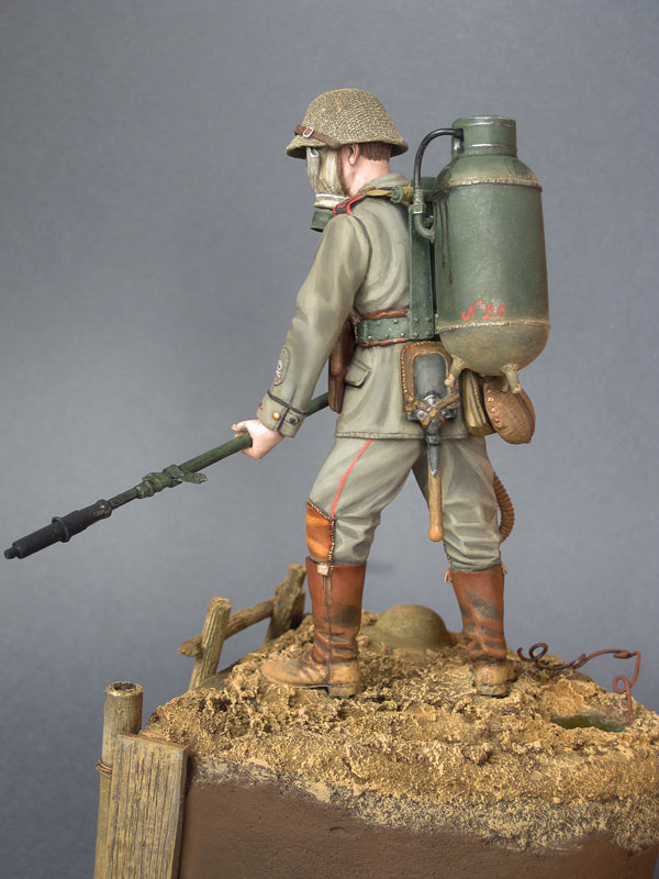 Photo 5 - German flamethrower operator, 1916 | Figures | Gallery on ...